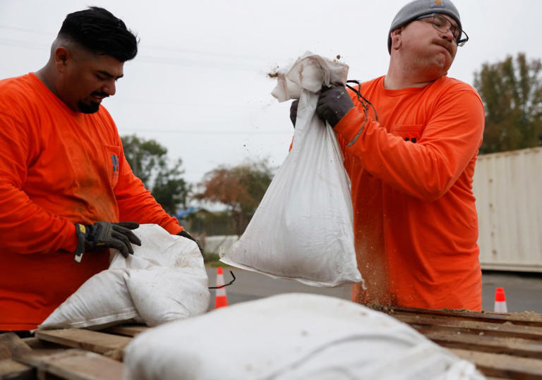 Los Angeles tornado warning amid powerful Christmas storm