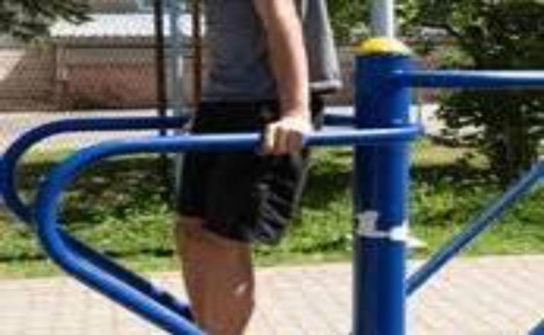 The over-40 chest plateau: Why your bench press is failing you (and the ...