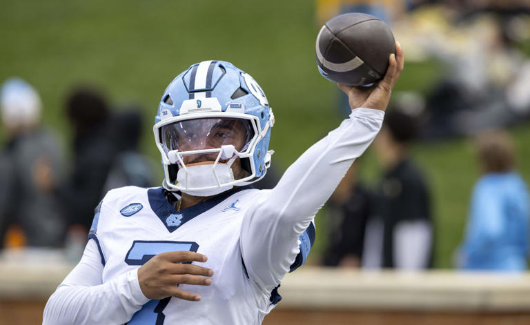 UNC football QB Gio Lopez plans return to Tar Heels in 2026, report says