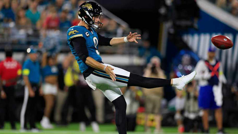 Jaguars' Logan Cooke earns top honor after stellar Broncos performance