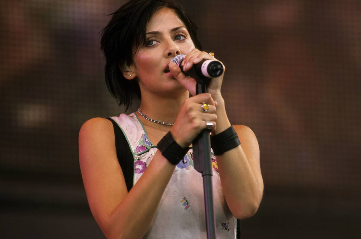 '90s 'Torn' pop singer Natalie Imbruglia, 50, could pass as a teenager ...
