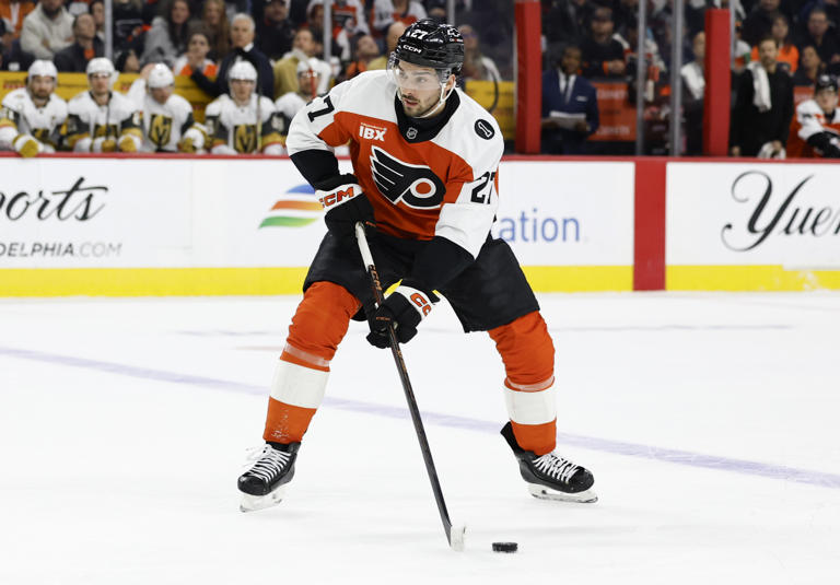 Flyers hold off the Chicago Blackhawks for a 3-1 road win heading into ...