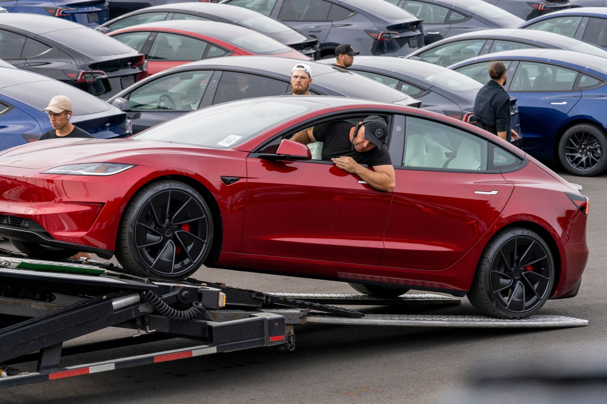 Tesla faces US probe over Model 3 emergency door handles