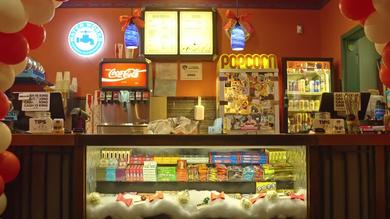 Roxy Theater's Christmas movie magic brings Missoula together