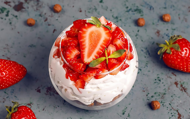 Sobremesa de última hora para o Natal? Tá na mão! Esse merengue de ...