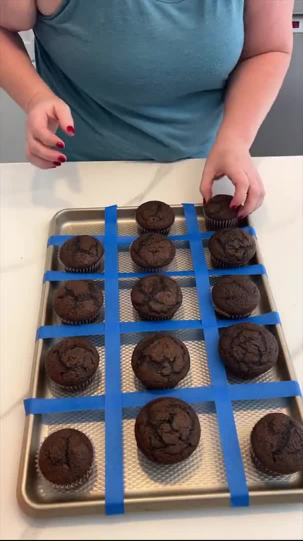 Genius cupcake hack! 🧁🤯