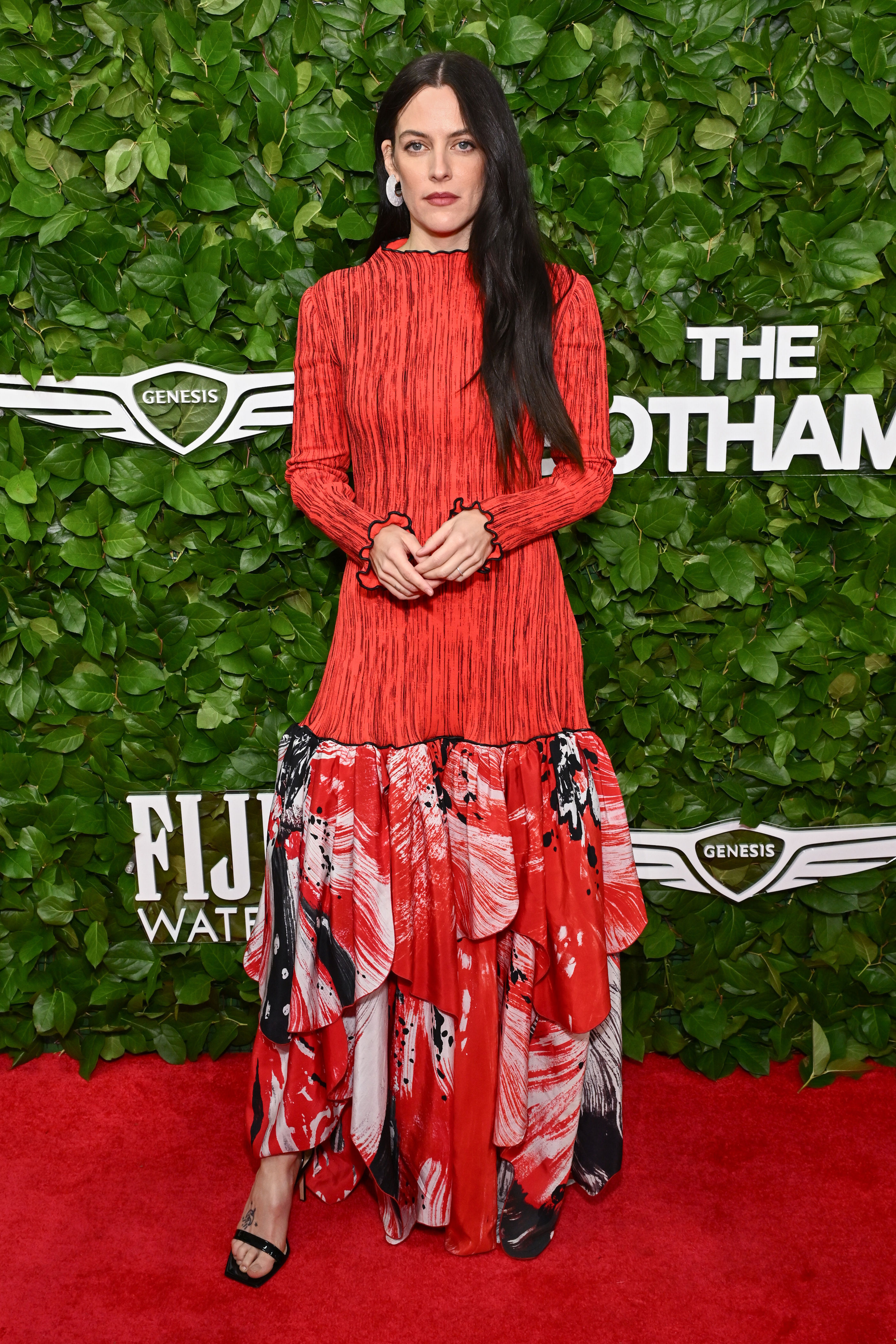 Riley Keough desperate to hold the family together for younger sisters ...