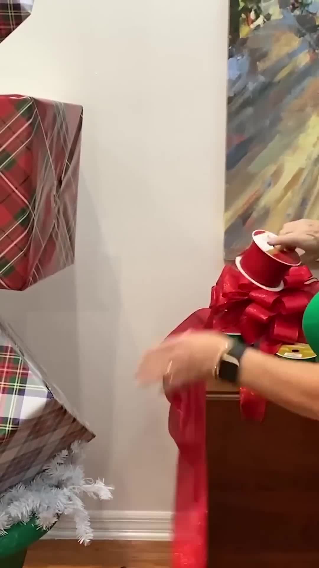 Stack a box on a flower pot... 🎁🎅