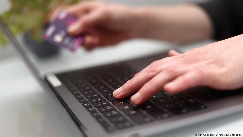 Ghana says Nigerian nationals arrested for online fraud