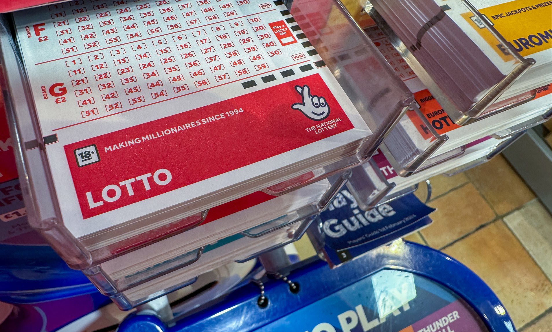 Wouldn't that be a nice Christmas gift? £15million National Lottery ...