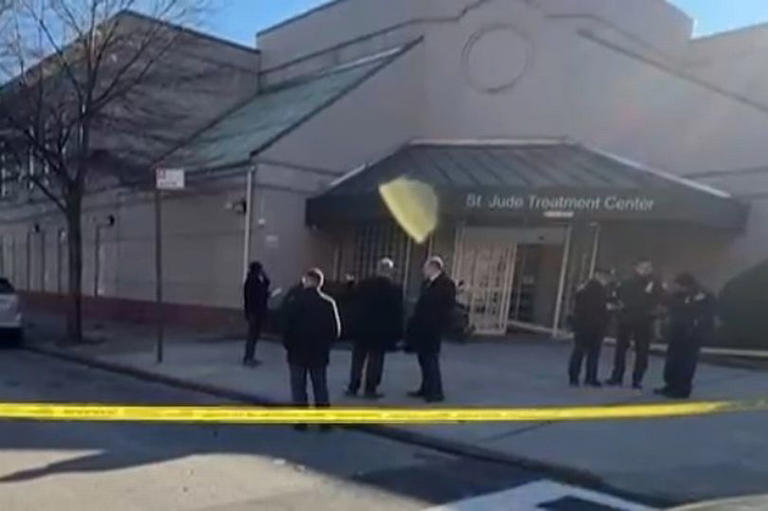 Man shot in chest in middle of Brooklyn intersection in broad daylight ...