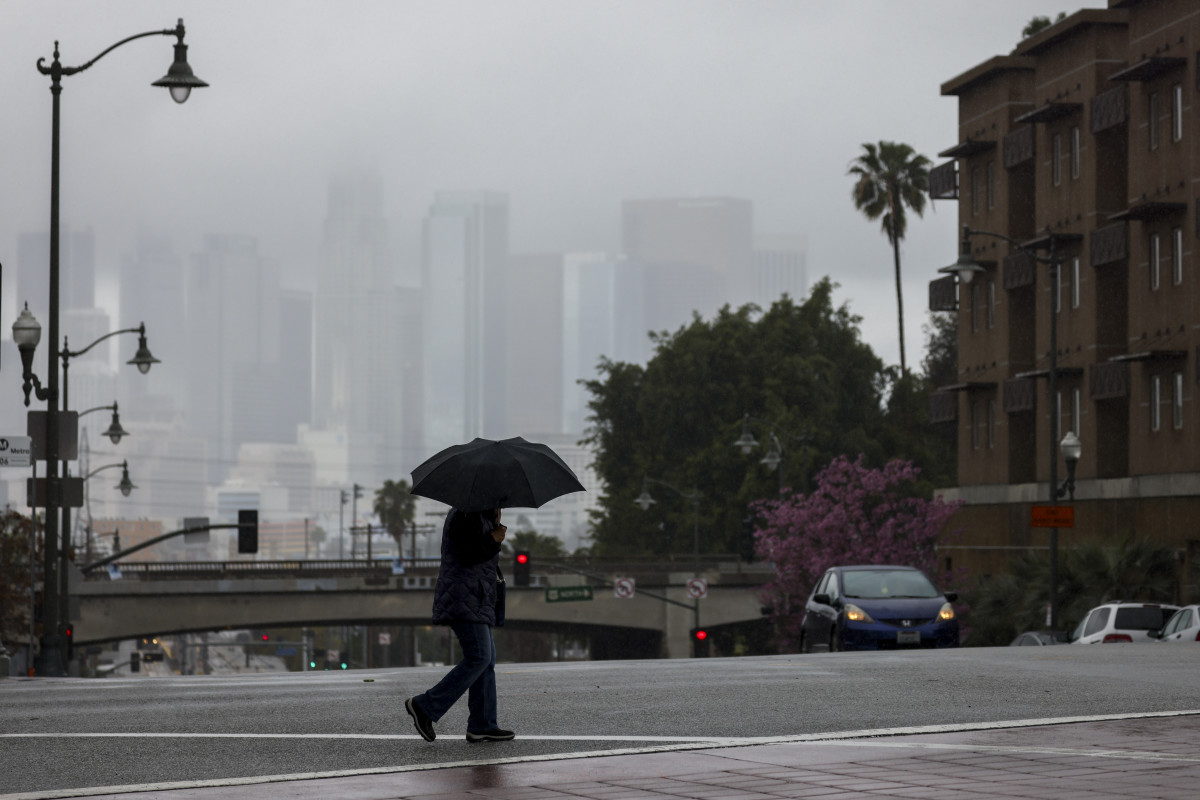 Tornado warning issued amid heavy rain for major metro area