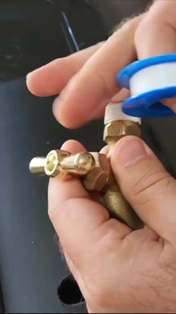 Genius trashcan hack (save this for spring!) 🪴