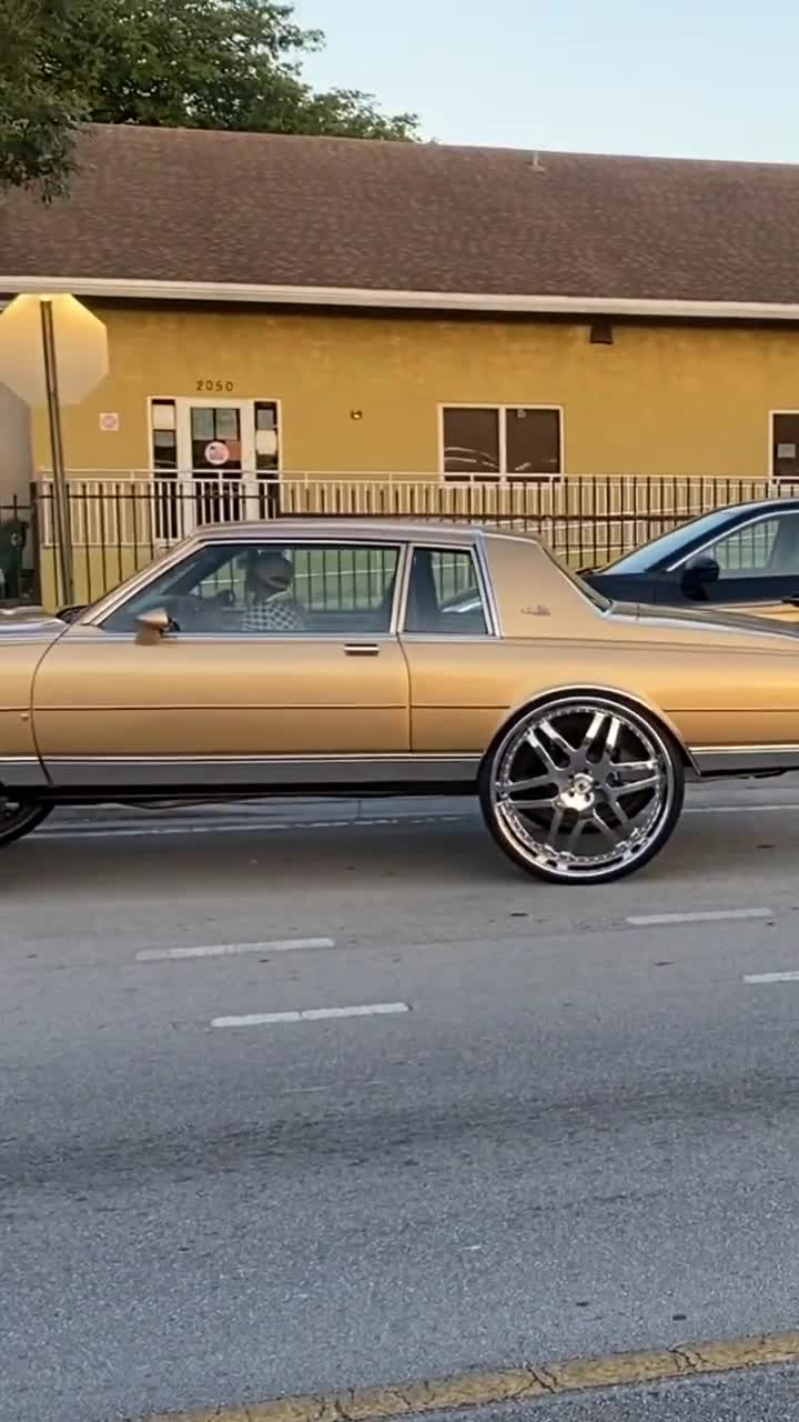 Supercharged 2 door box Chevy on 28” Asantis