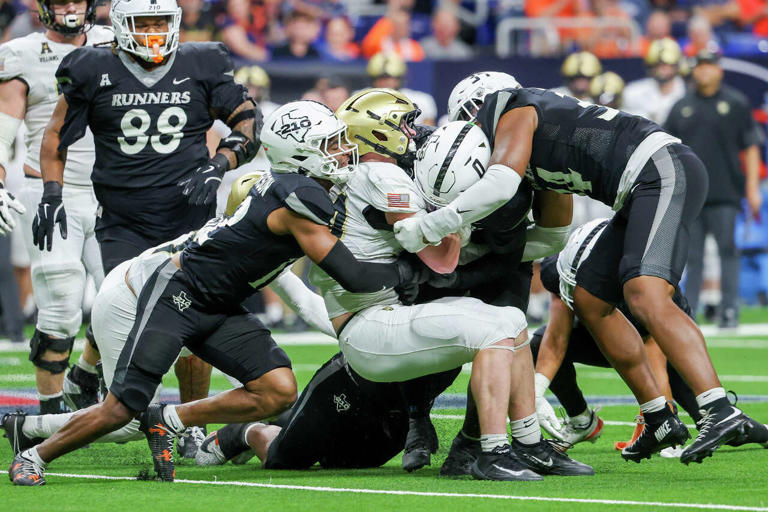 UTSA balancing game prep with holiday celebration through First ...