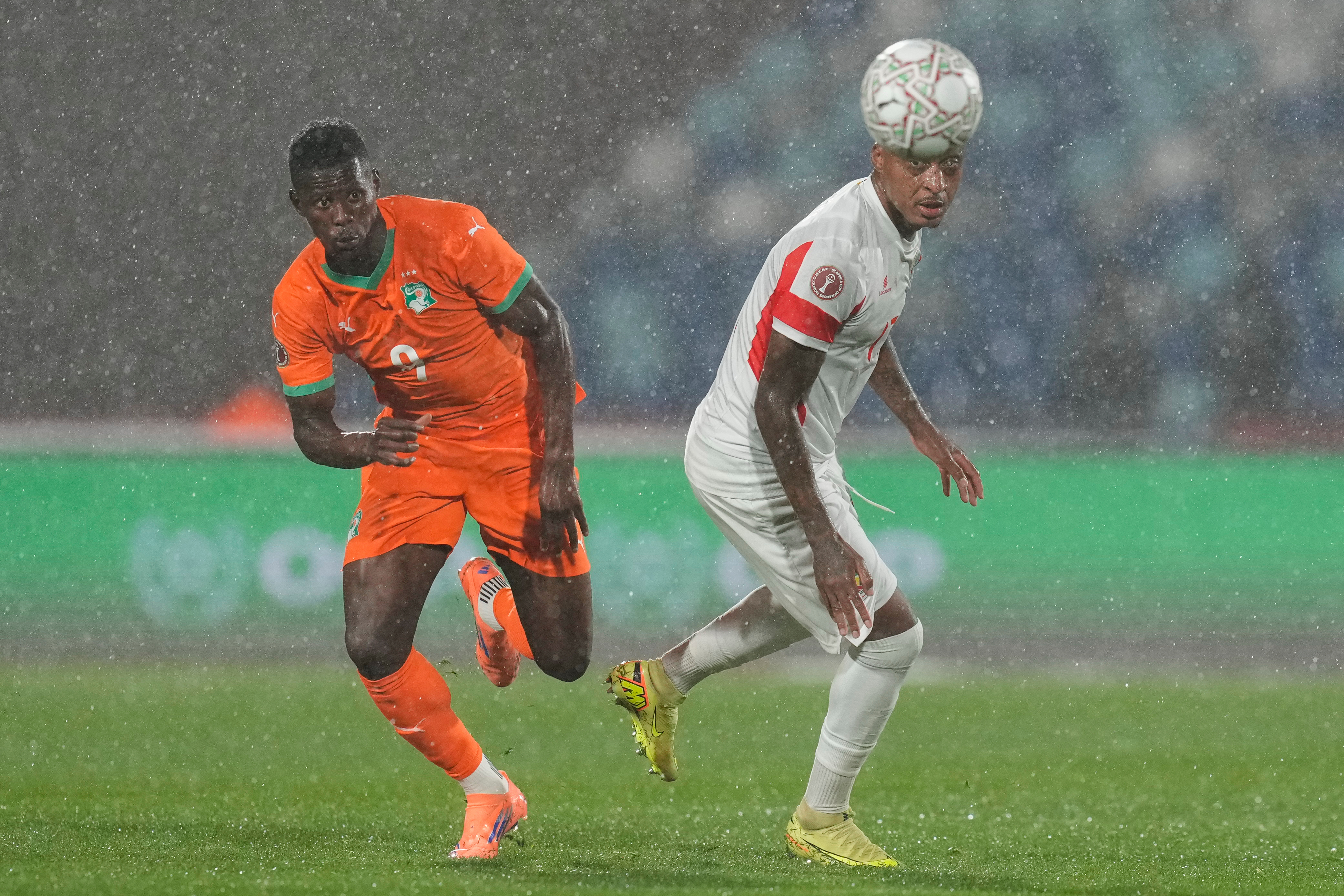 Ivory Coast starts Africa Cup title defense with a win as proud dad ...