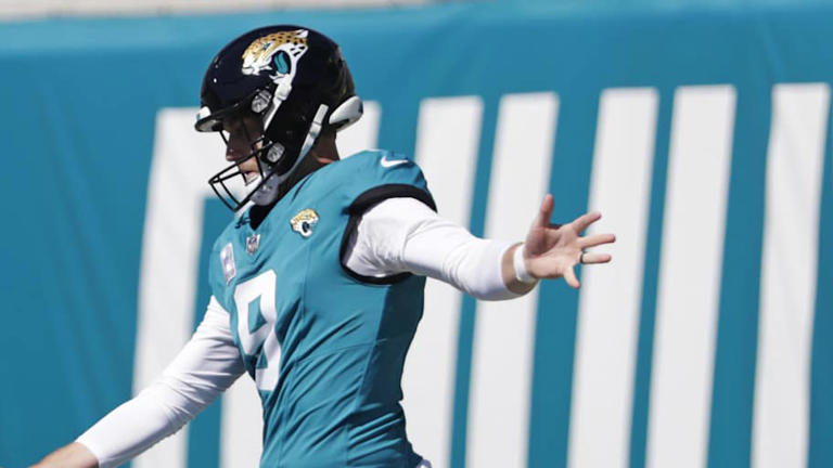 Jaguars' Logan Cooke earns top honor after stellar Broncos performance