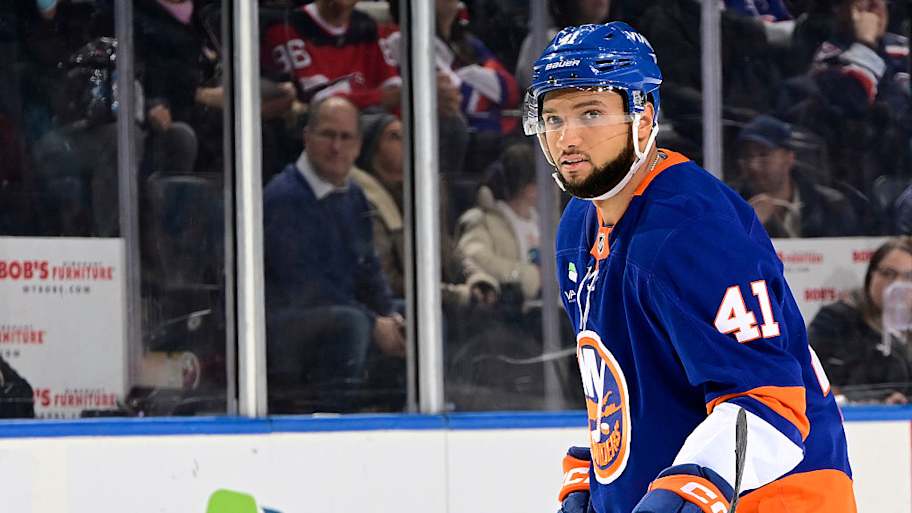 NY Islanders D Marshall Warren impresses in homecoming game at UBS Arena