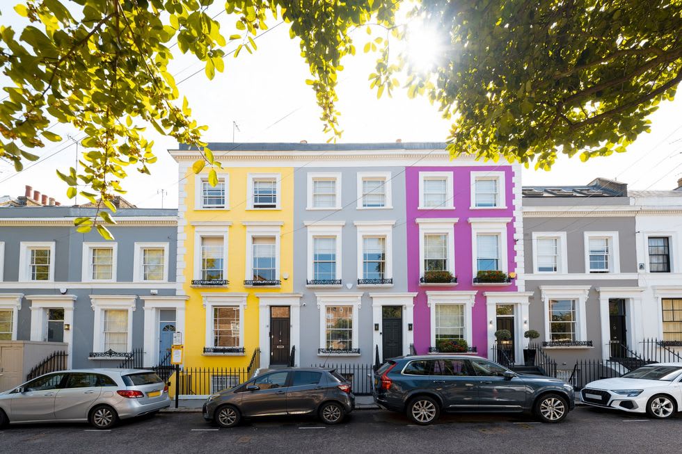 Homeowner shocked after finding neighbour's passive aggressive note on ...