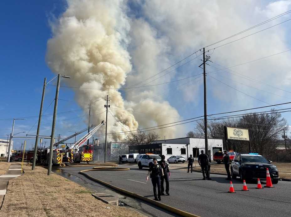 Part of roof collapses during large Birmingham building fire