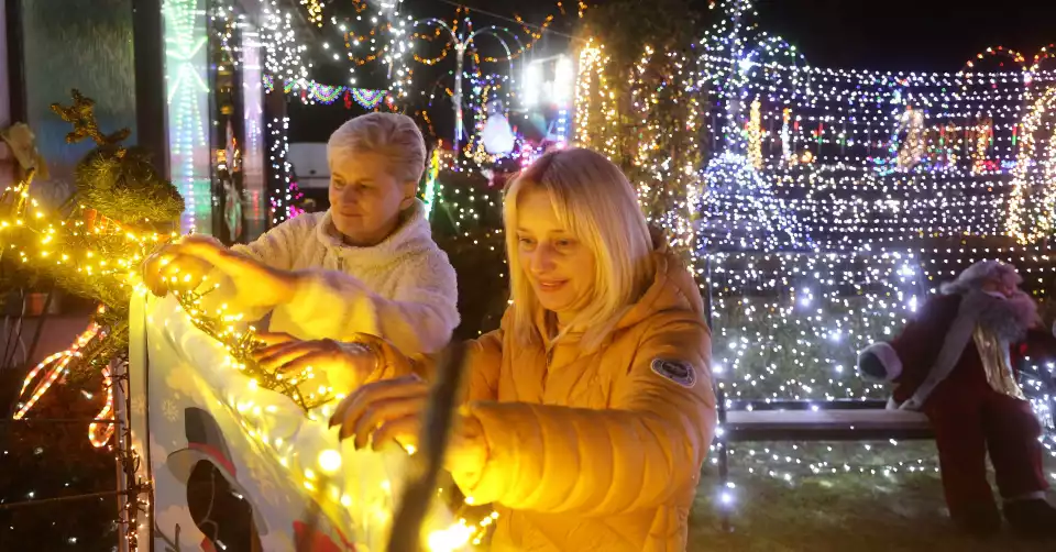 Tak oświetlonego świątecznie domu jak tu, w Zabrzu, nie ma nikt w ...