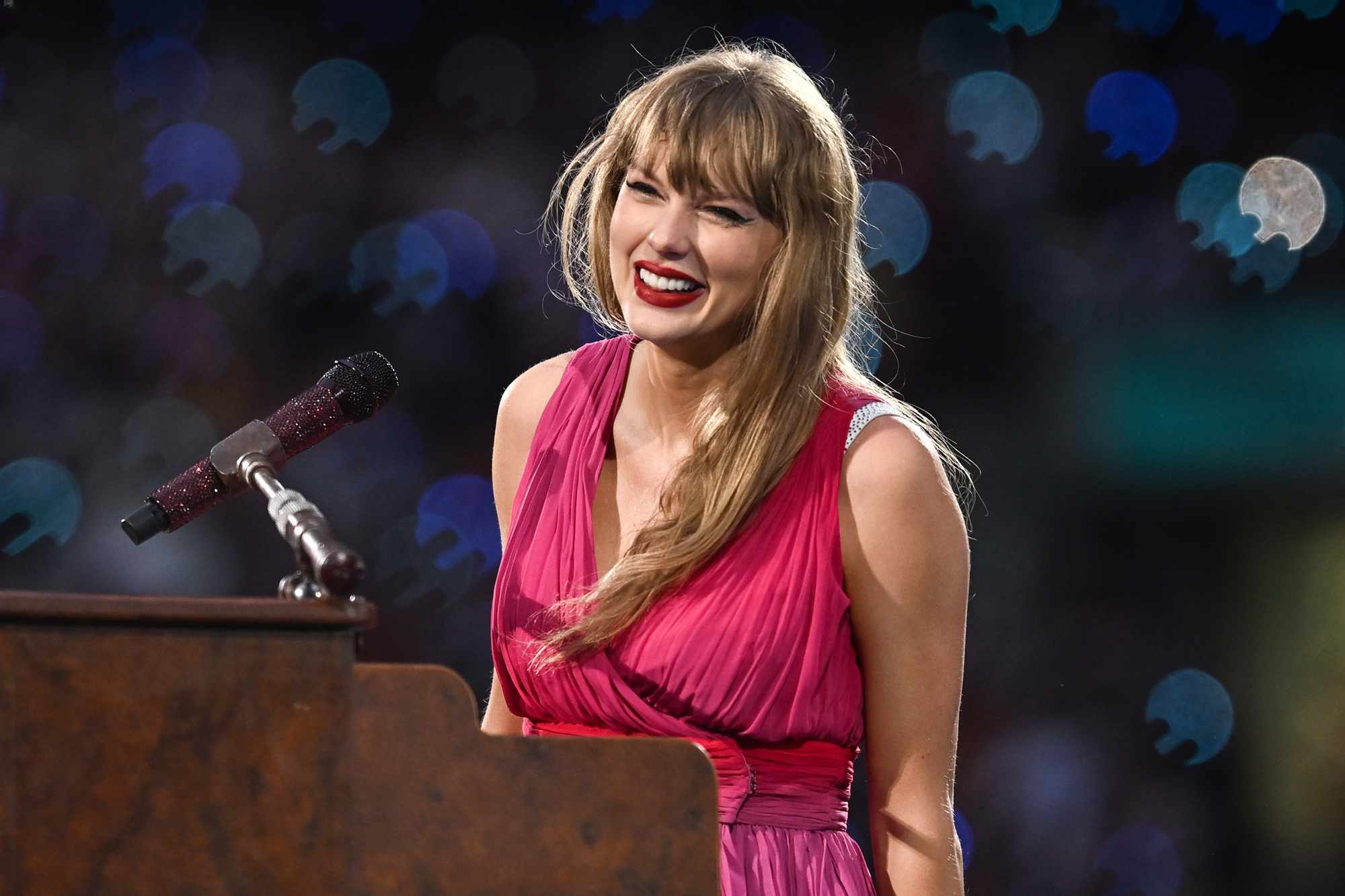Taylor Swift makes another 'generous' donation, this time to MusiCares ...