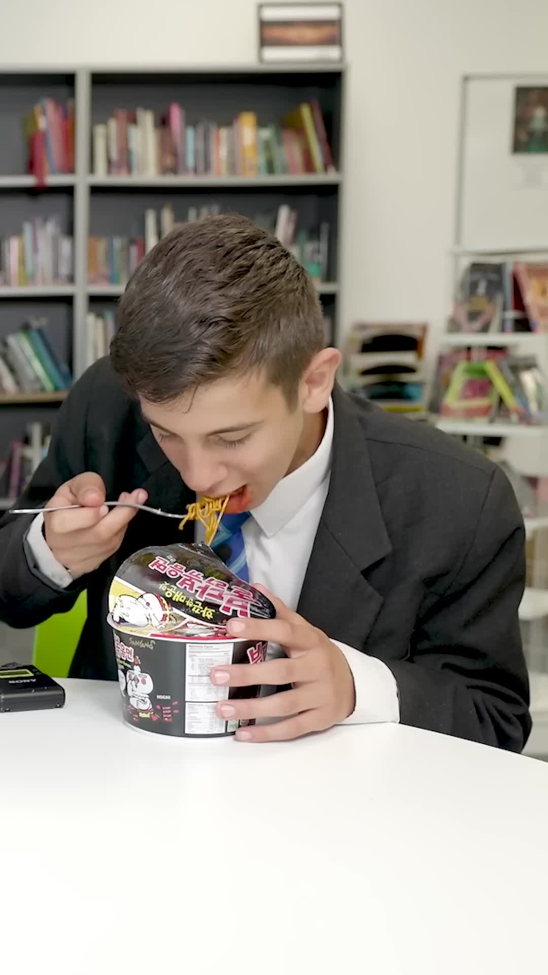 British students vs. Korean fire noodles: No milk challenge!