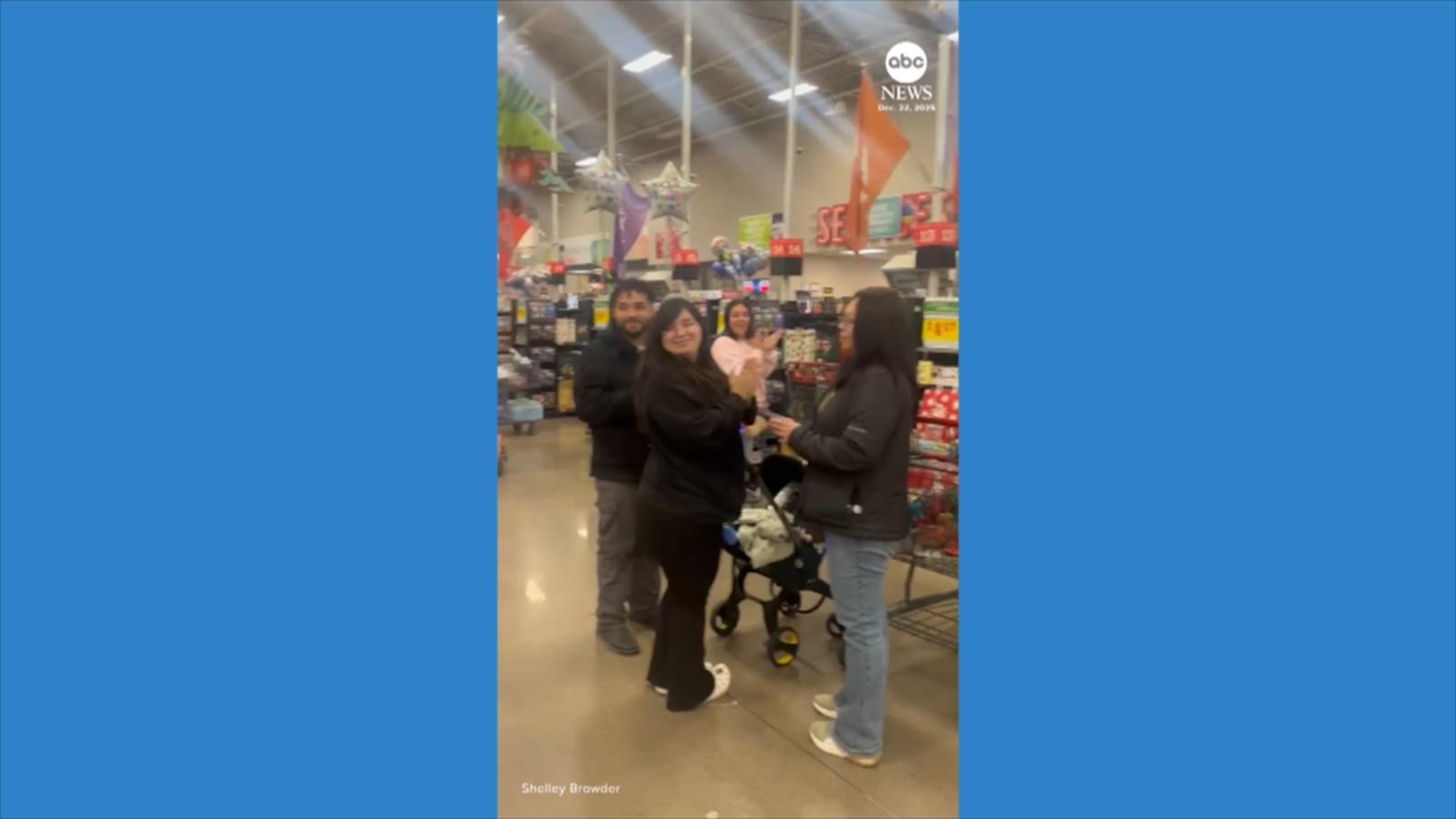 Texas supermarket offers shoppers free groceries after computer glitch