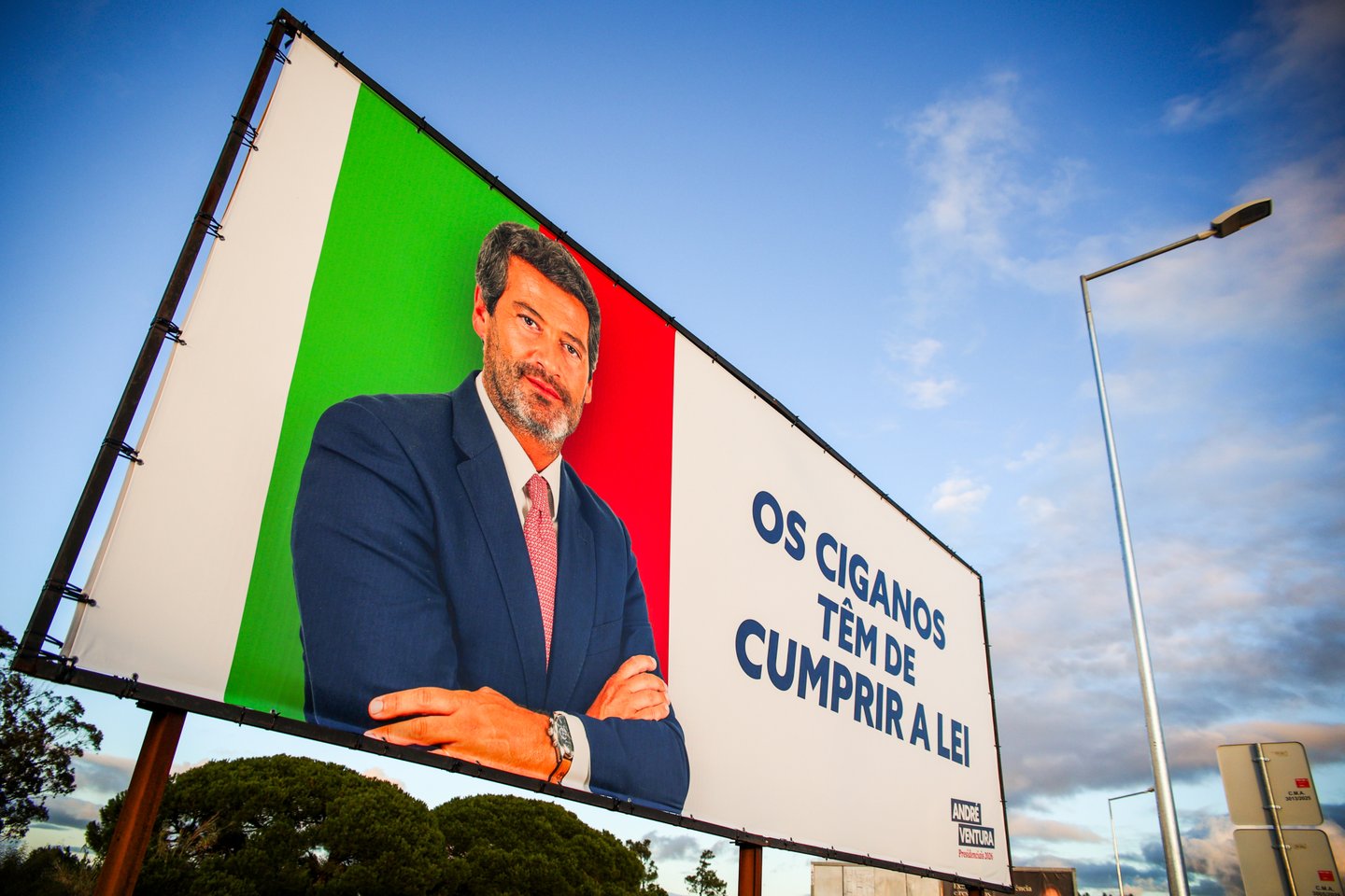 MP arquiva queixa contra cartazes polémicos do Chega