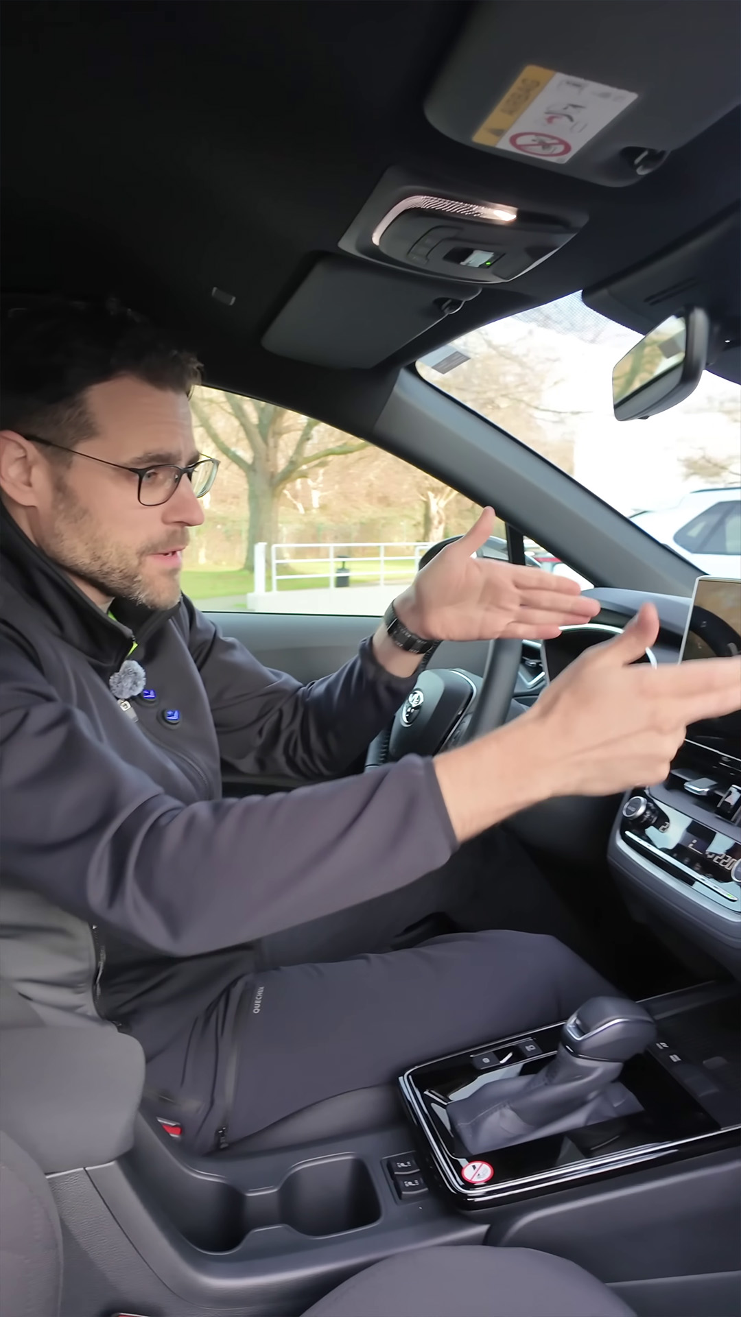 Curved screen in a car?