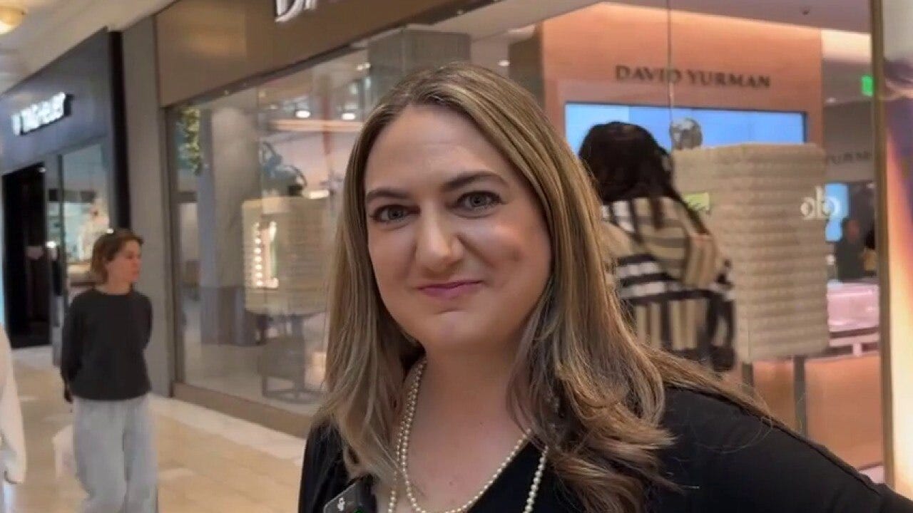 Last-minute holiday shopping underway at Lenox Square