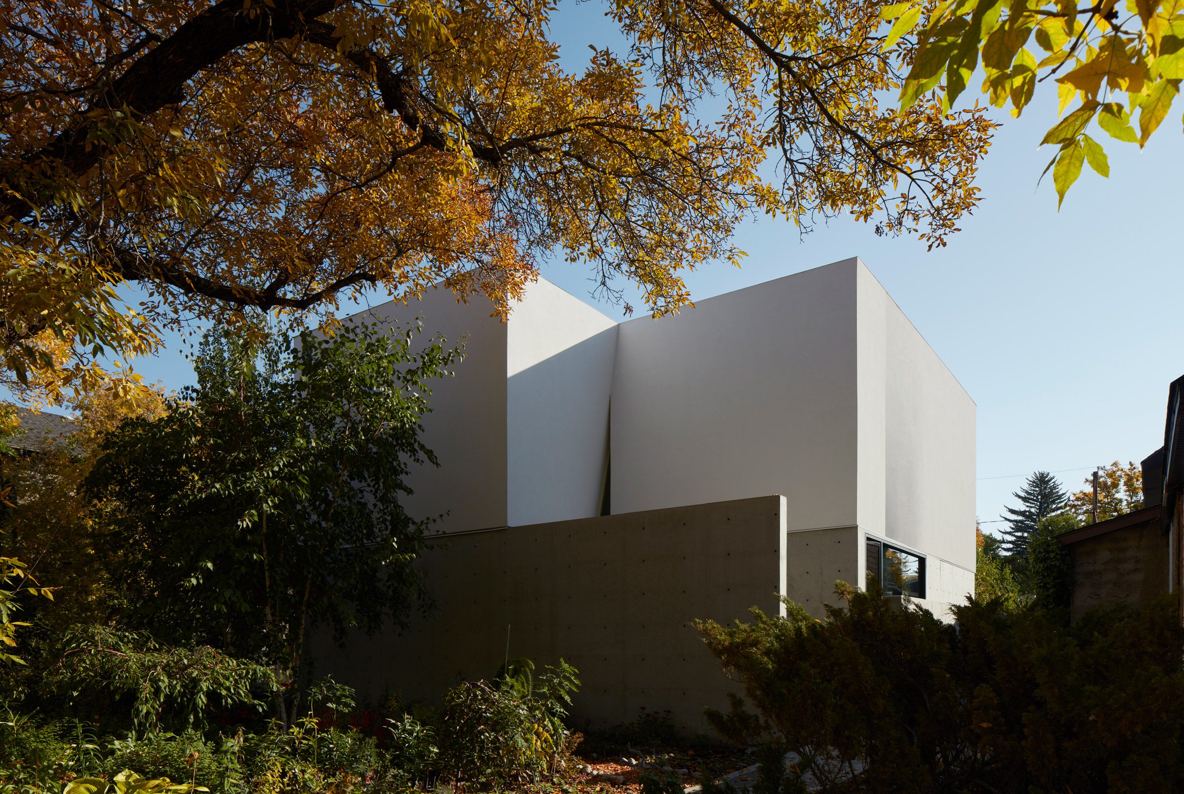 5468796 Architecture creates house for modest sanctuary in Saskatchewan