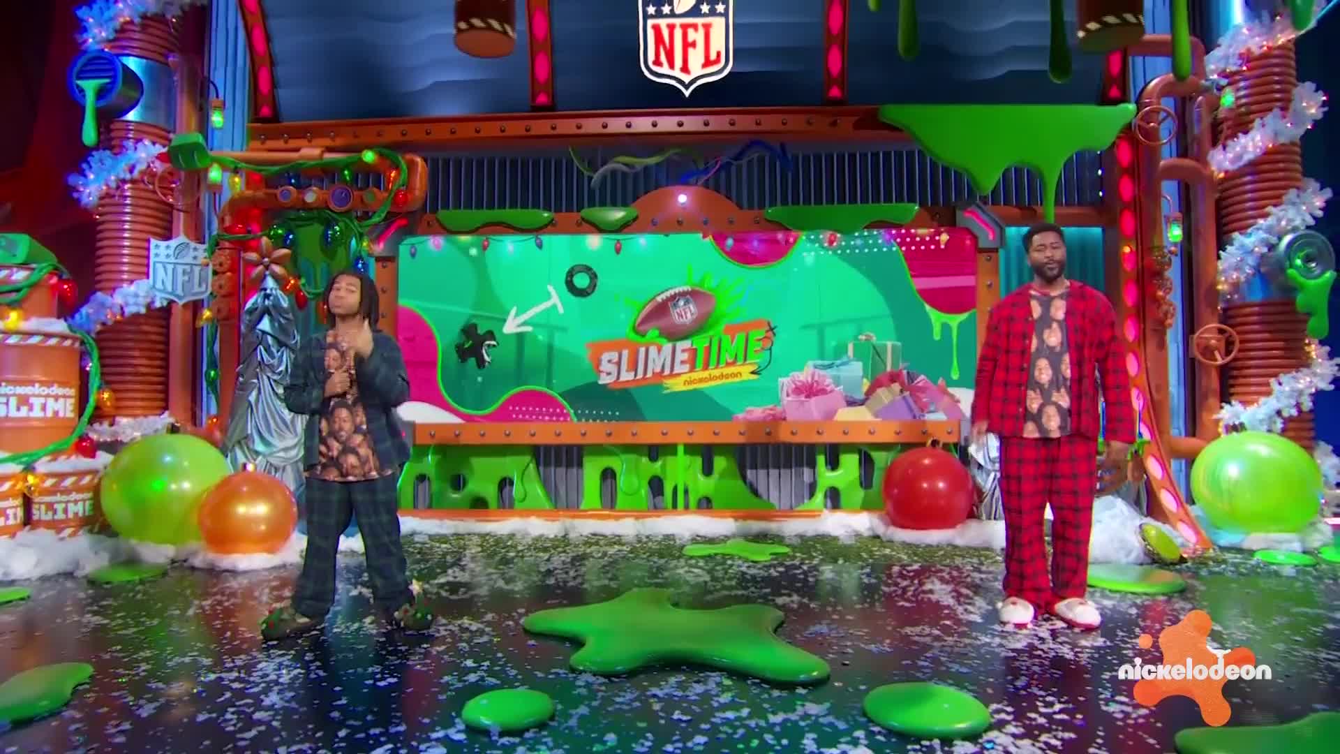 Celebrity pick party: Nickelodeon Slimetime team vs. Hero Hunter 'NFL ...