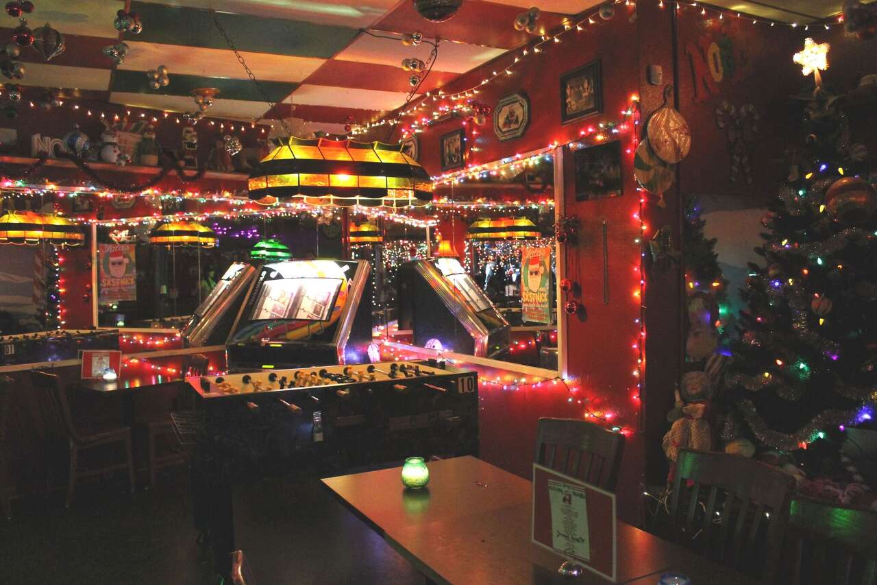 Debunking why this Texas bar is Christmas themed all year
