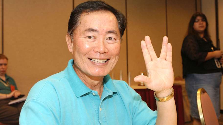 Comparing Star Trek's beloved Mr. Sulu actors (George Takei & John Cho)