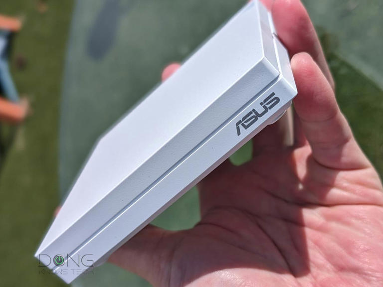 Ubiquiti UniFi travel router, unveiled: A potentially just-right on-the ...