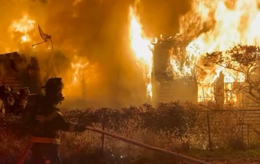 Baton Rouge home destroyed in Christmas Eve fire