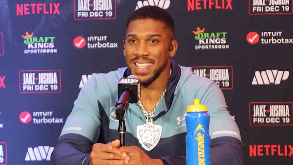 Anthony Joshua on Jake Paul: "I know the boxing world is on my back"