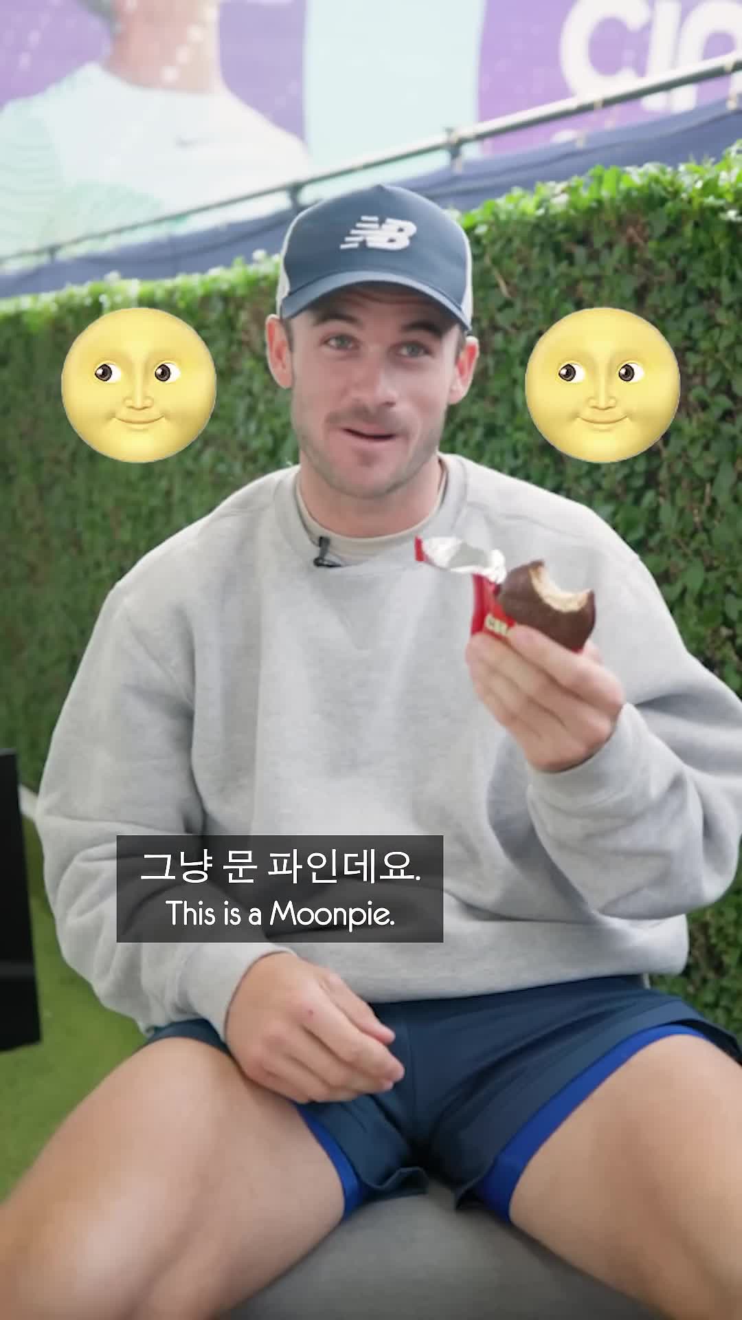 Pro tennis players try Korea's iconic Choco-Pie | Snack review ...