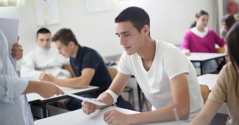 High school teacher reveals that SAT reading section contains 25 word ...