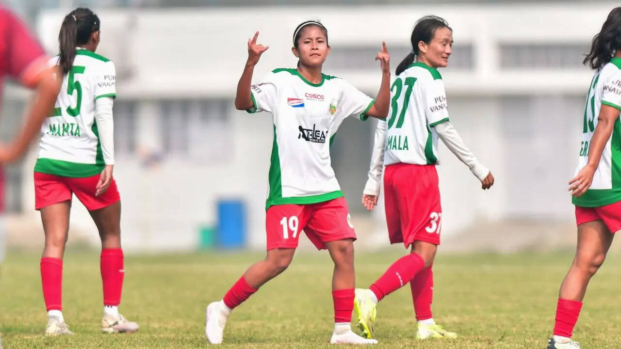 Cristiano Ronaldo creates history; goes past Lionel Messi; becomes ...