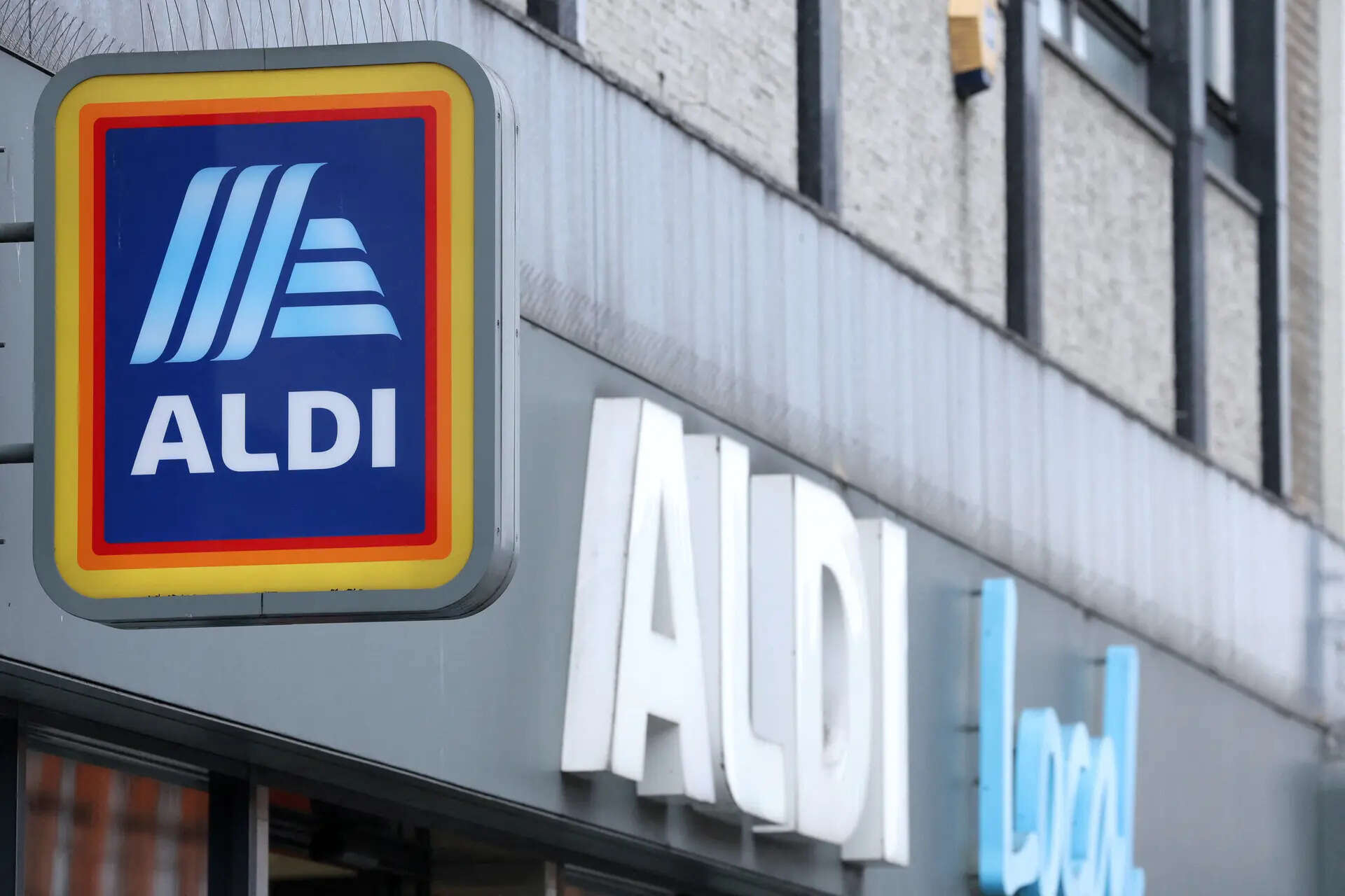 Is Aldi's open today on Christmas Eve 2025? Store hours, closing time ...