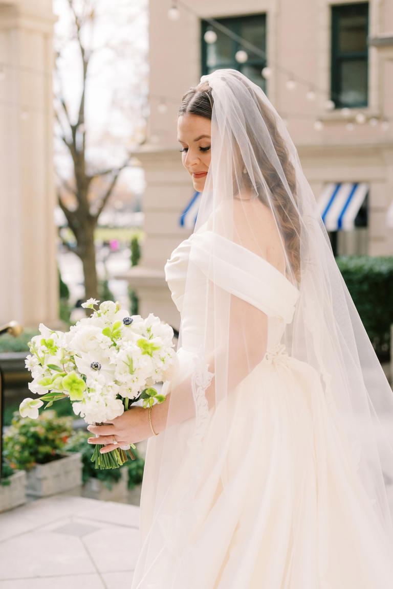 A Christmassy wedding at the Willard