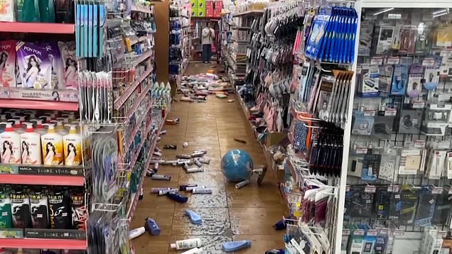 Supermarket shelves shake as 6.1 magnitude earthquake hits Taiwan