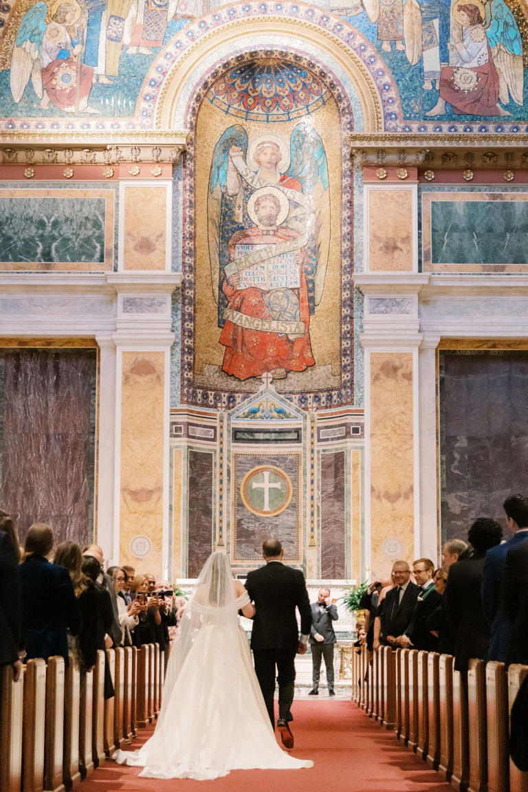 A Christmassy wedding at the Willard