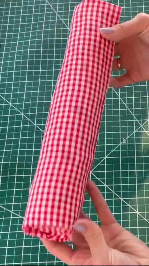 Slide 2 dollar tree pool noodles on a paper towel holder...🤯