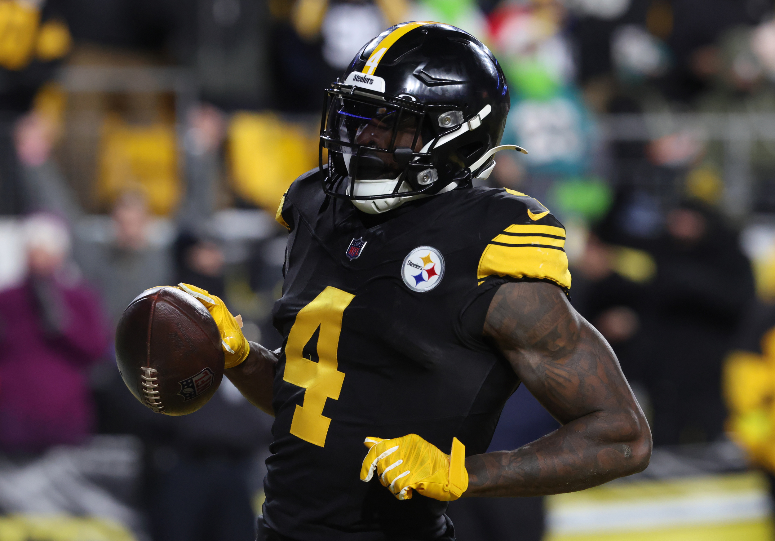 Steelers reaffirm commitment to WR DK Metcalf beyond 2026