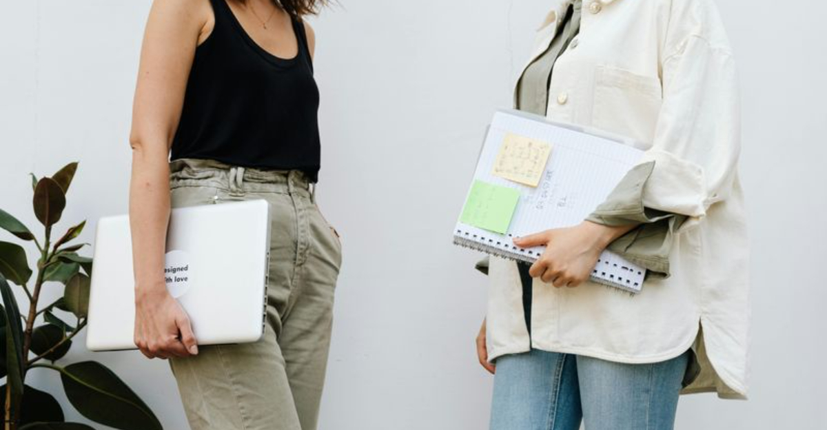 7 office dress code violations that got you sent home in the '80s but ...