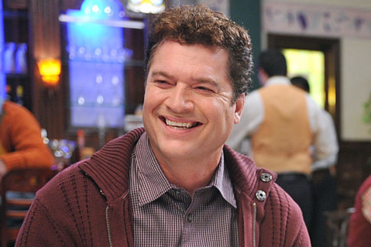 TV sitcom regular dies of cancer: Pat Finn was 60