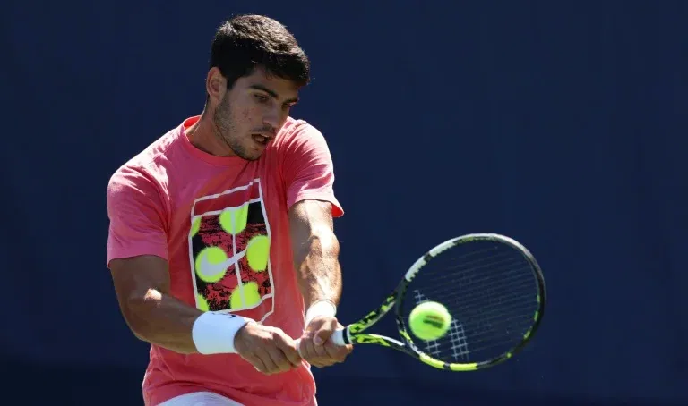 Video - "He never stops": Alcaraz training on Christmas Eve!